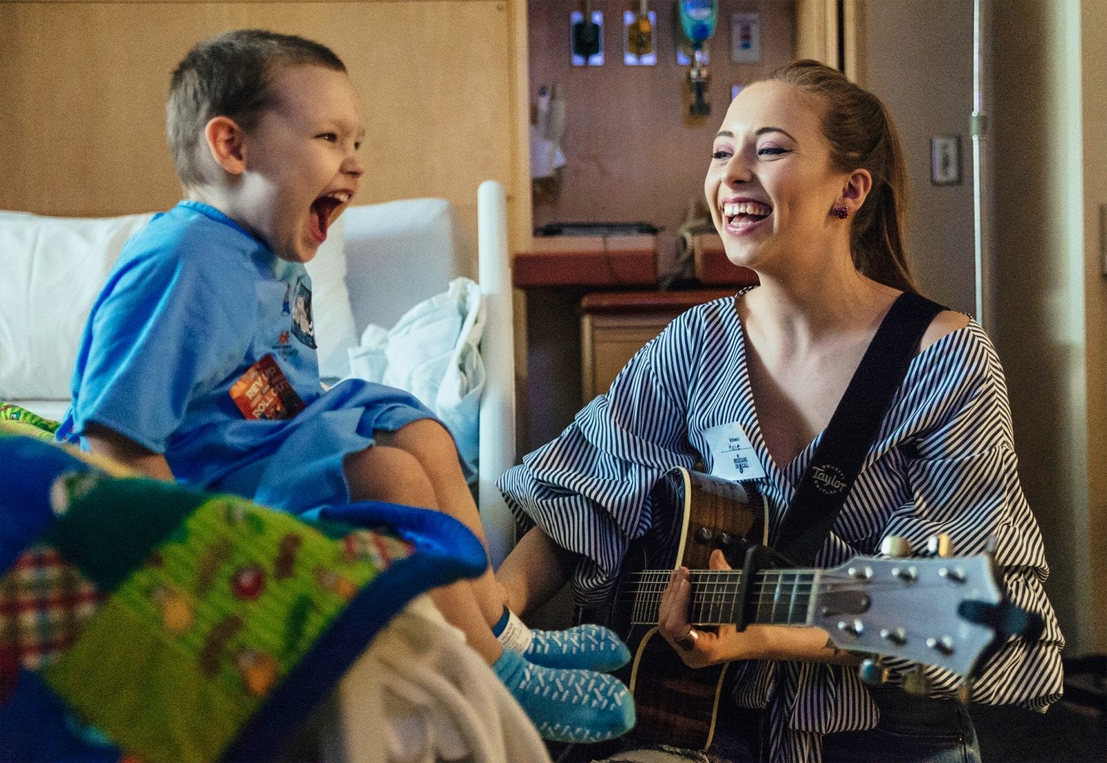 Volunteer as a Musician - Musicians On Call